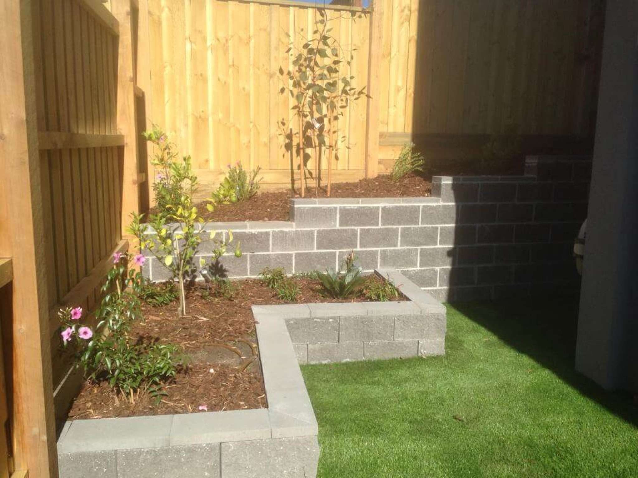 Edging, Paving, Retaining Walls | Creative Gardens - Landscaping ...