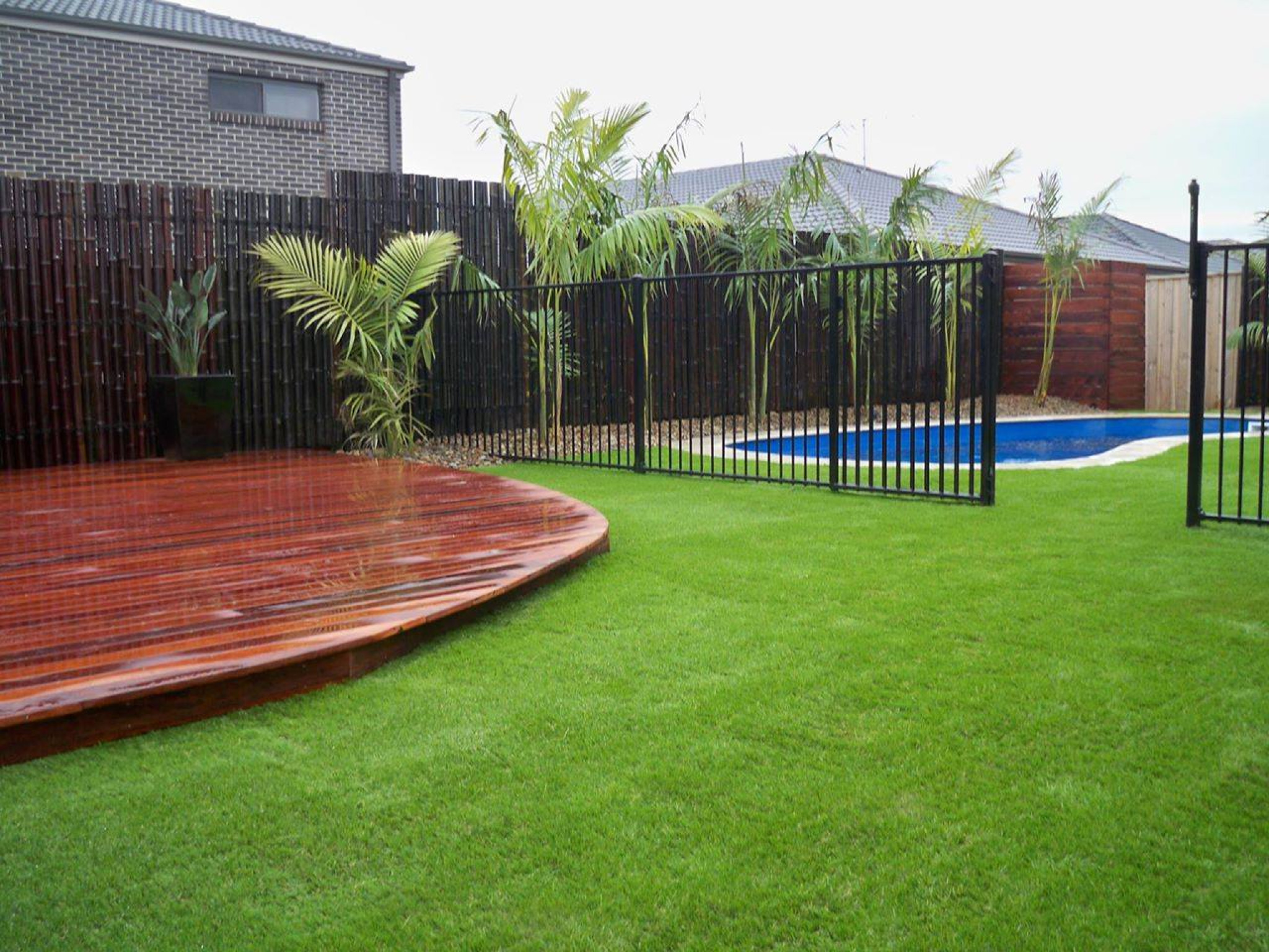Synthetic & Instant Turf | Creative Gardens - Landscaping, Gardening ...